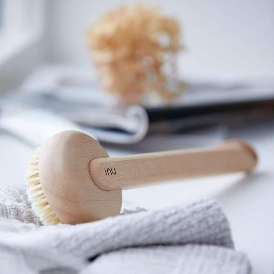 Inu Long Bath Brush in Beechwood - Zone Denmark – Orient: Homeware + Gifts